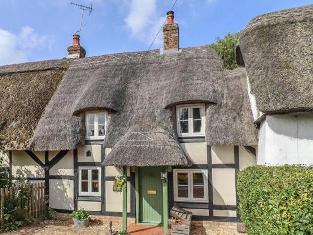 2 Bedroom End Of Terrace House For Sale In Stockbridge, Hampshire