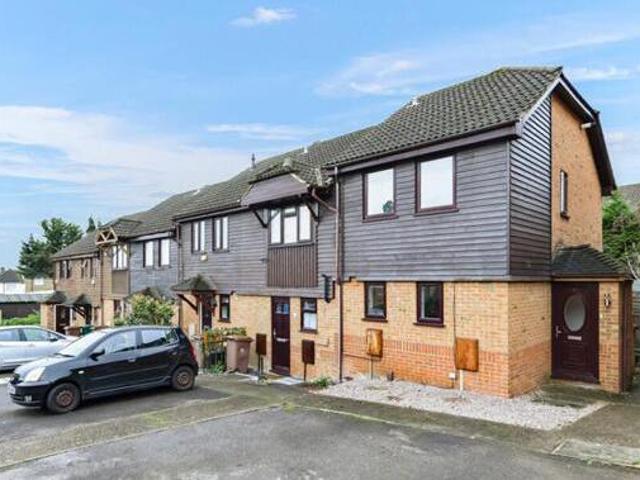 2 Bedroom End Of Terrace House For Sale In Stood, Rochester