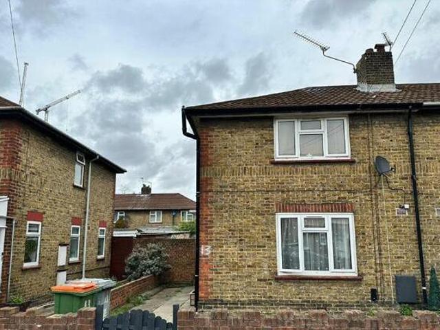 2 Bedroom End Of Terrace House For Sale In Stratford, London