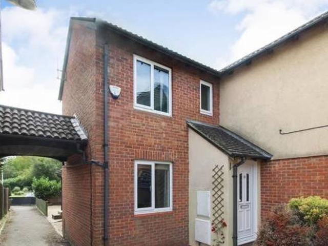 2 bedroom end of terrace house for sale in Sweet Briar Drive Calcot Reading RG31