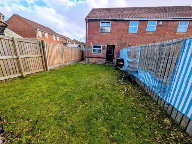 2 bedroom end of terrace house for sale in Portree Drive, Bradford, BD6