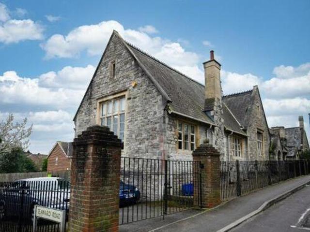 2 Bedroom End Of Terrace House For Sale In Peartree Road