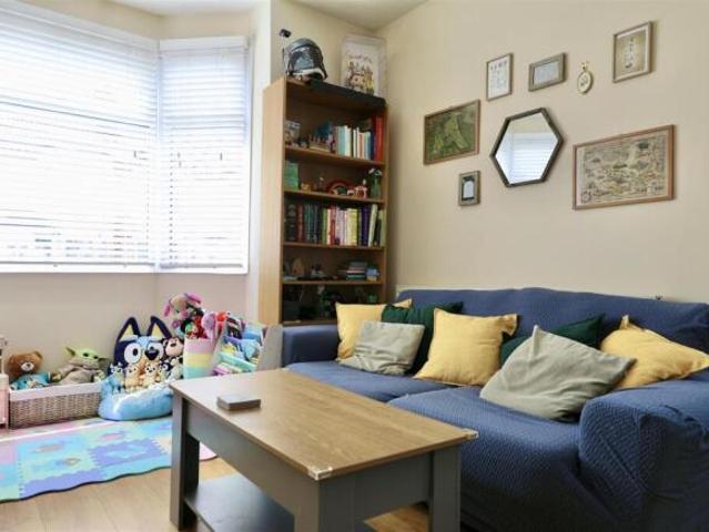 2 bedroom end of terrace house for sale in Perth Street West, Hull, HU5
