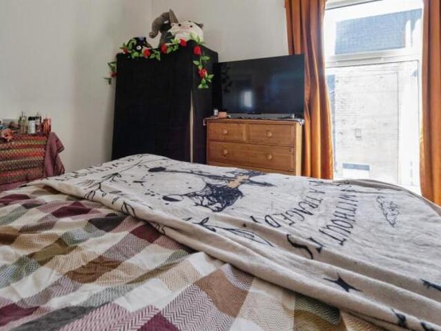 2 bedroom end of terrace house for sale in Princes Road, Hull, HU5