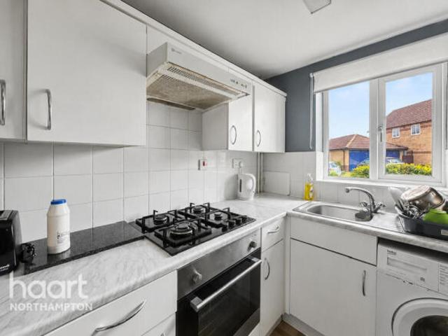 2 bedroom end of terrace house for sale in Rochelle Way, Northampton, NN5