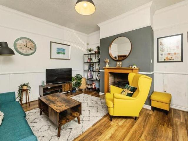 2 bedroom end of terrace house for sale in Rods View, Morley, Leeds, LS27