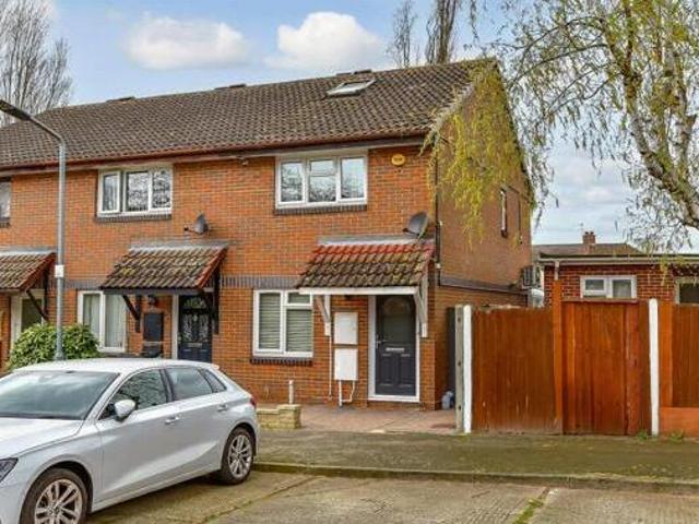 2 Bedroom End Of Terrace House For Sale In Romford