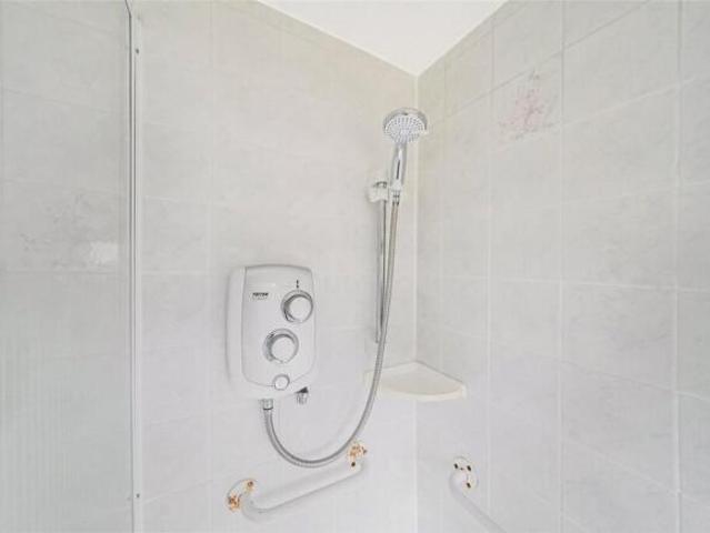 2 bedroom end of terrace house for sale in Roslyn Drive, Bargeddie, Glasgow, G69