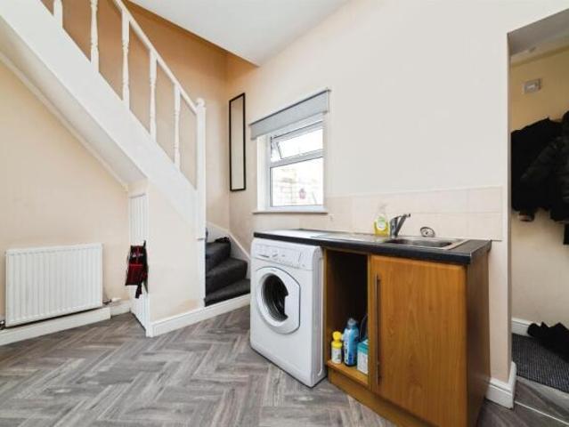 2 bedroom end of terrace house for sale in Rosmead Street, Hull, HU9