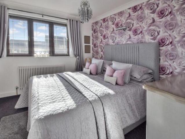 2 bedroom end of terrace house for sale in Raleigh Close, Princes Park, Chatham, ME5