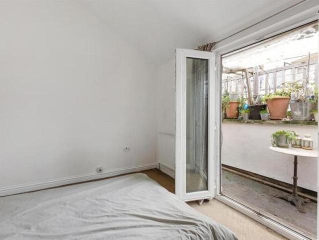 2 bedroom end of terrace house for sale in Rye Lane, SE15