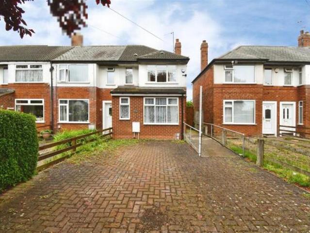 2 bedroom end of terrace house for sale in Wold Road, Hull, HU5