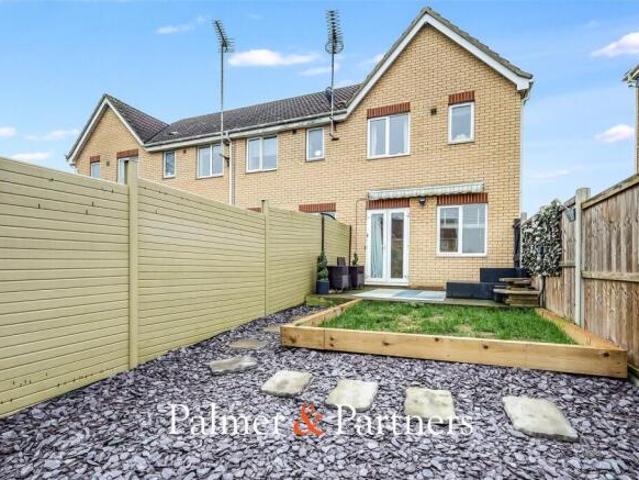 2 bedroom end of terrace house for sale in Waterson Vale, Chelmsford, Essex, CM2