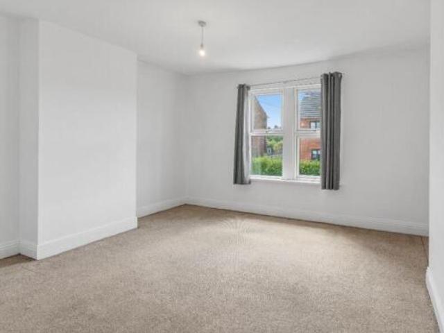2 bedroom end of terrace house for sale in Wakefield Road, Drighlington, BD11