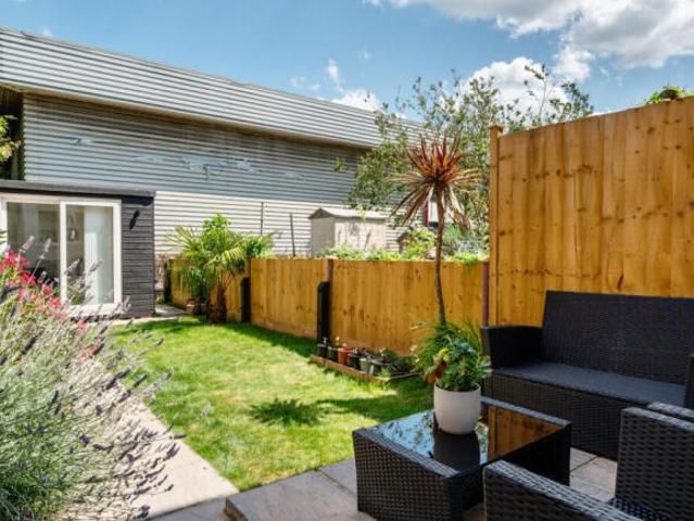 2 bedroom end of terrace house for sale in Walnut Tree Close, Guildford, Surrey, GU1