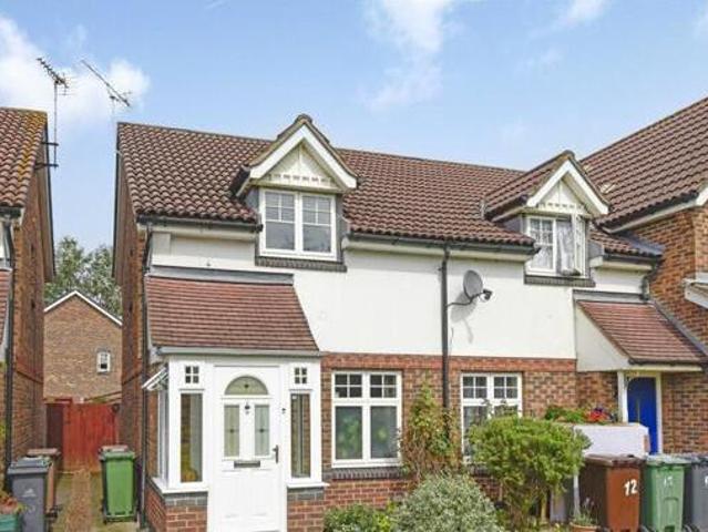 2 Bedroom End Of Terrace House For Sale In Walthamstow, London