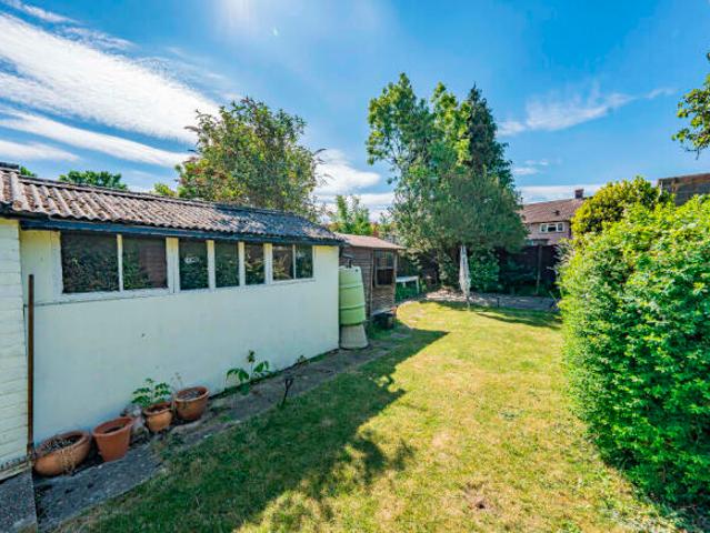 2 bedroom end of terrace house for sale in Wexham, SL2