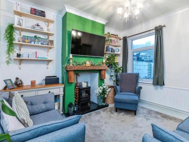 2 bedroom end of terrace house for sale in Wellington Road, Gillingham, Kent, ME7