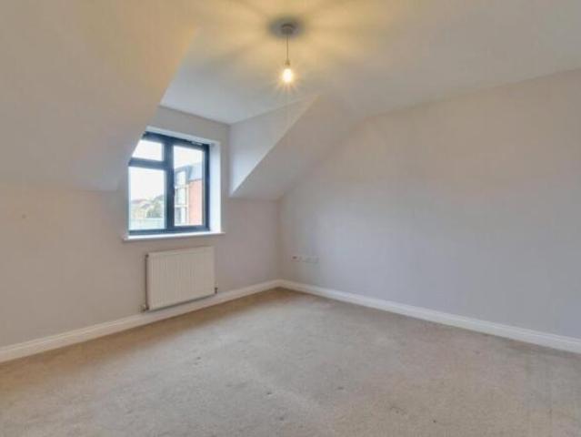 2 bedroom end of terrace house for sale in Whippendell Road, Watford, Hertfordshire, WD18