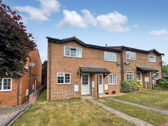 2 bedroom end of terrace house for sale in Wildern Lane, East Hunsbury, Northampton, NN4