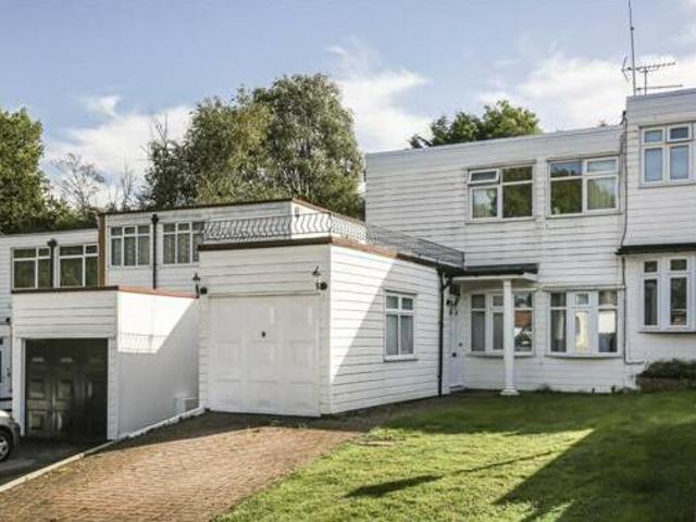 2 Bedroom End Of Terrace House For Sale In Winchmore Hill