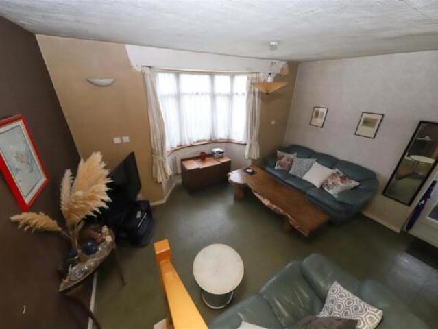 2 bedroom end of terrace house for sale in Windsor Gardens, Hayes, UB3