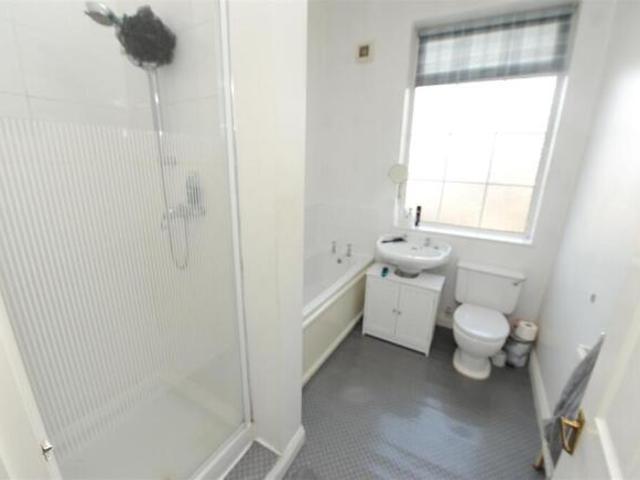 2 bedroom end of terrace house for sale in Tordoff Road, Low Moor, Bradford, BD12