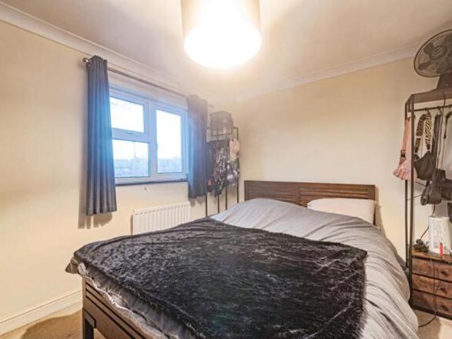 2 bedroom end of terrace house for sale in Tippett Gardens, Basingstoke, RG22