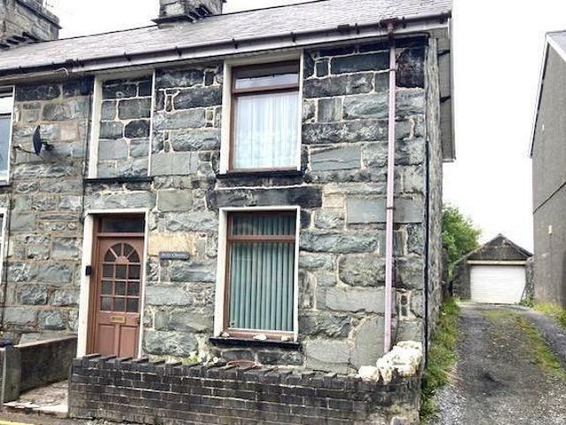 2 Bedroom End Of Terrace House For Sale In Trawsfynydd