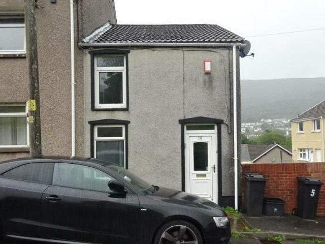 2 Bedroom End Of Terrace House For Sale In Troedyrhiw