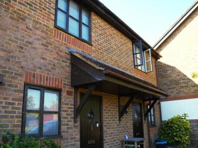 2 Bedroom End Of Terrace House For Sale In Twyford, Reading