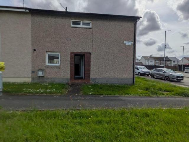 2 bedroom end of terrace house to rent