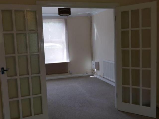 2 bedroom end of terrace house to rent