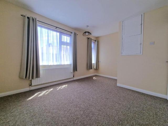 2 bedroom end of terrace house to rent