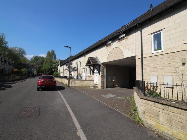 2 bedroom end of terrace house to rent