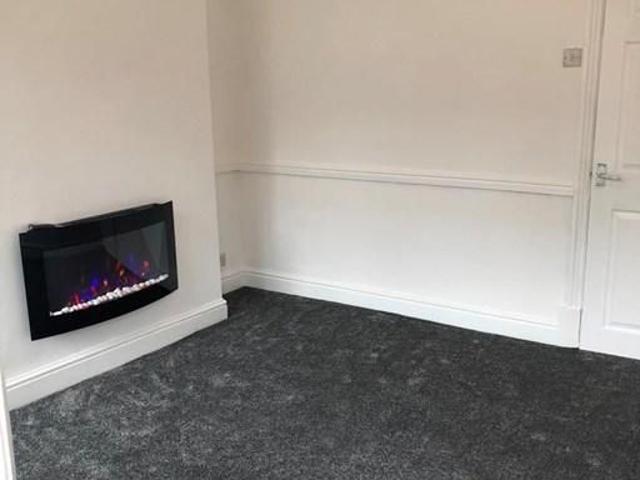 2 bedroom end of terrace house to rent