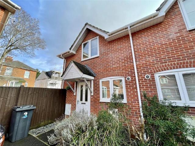 2 bedroom end of terrace house to rent