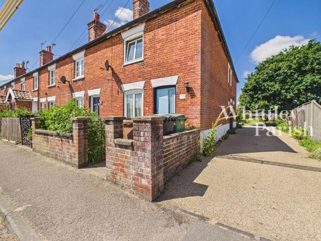 2 bedroom end of terrace house to rent