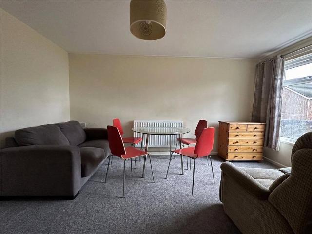 2 bedroom end of terrace house to rent