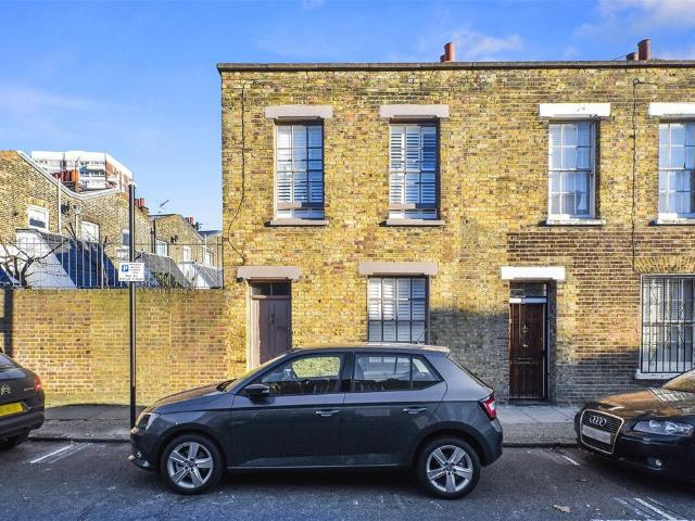 2 bedroom end of terrace house to rent