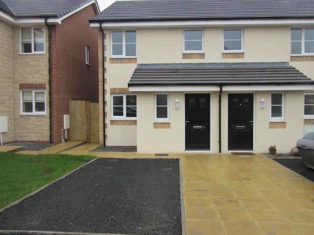 2 bedroom end of terrace house to rent