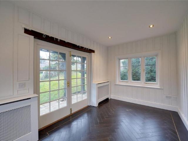 2 bedroom end of terrace house to rent