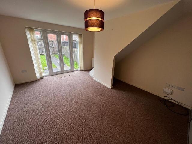 2 bedroom end of terrace house to rent