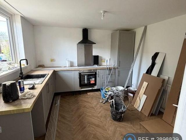 2 bedroom end of terrace house to rent