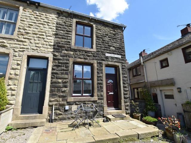 2 bedroom end of terrace house to rent