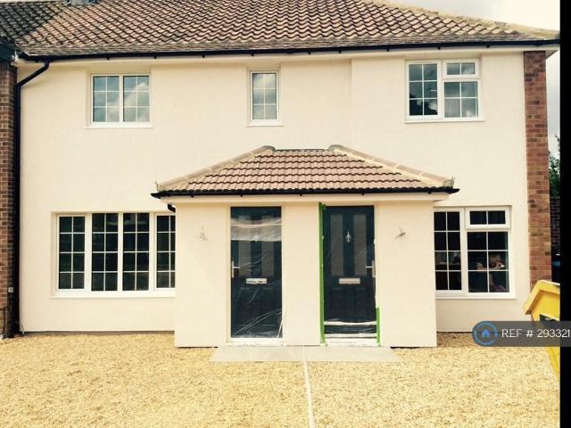 2 bedroom end of terrace house to rent