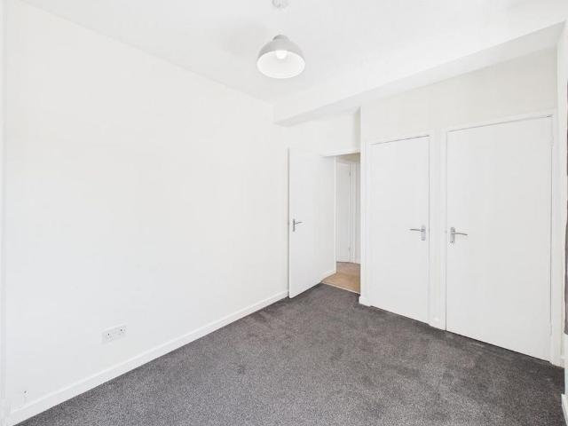 2 bedroom end of terrace house to rent