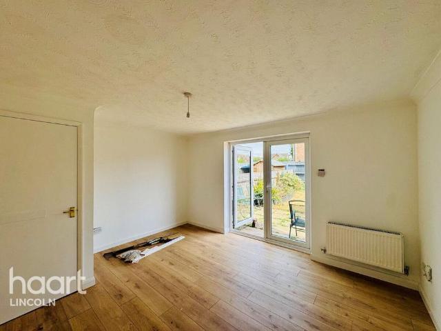 2 bedroom end of terrace house to rent