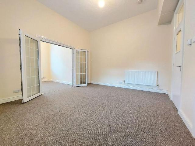 2 bedroom end of terrace house to rent