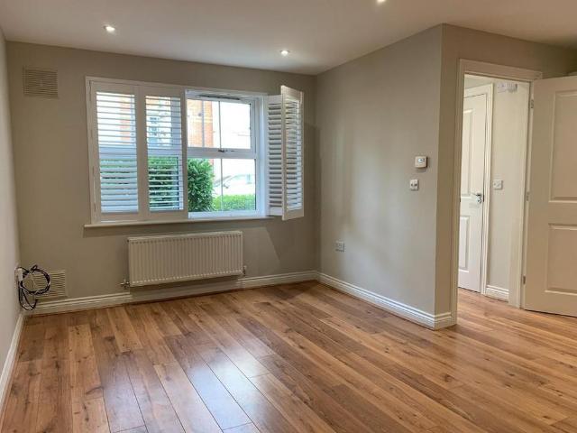 2 bedroom end of terrace house to rent